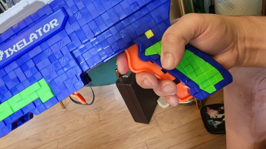 Buzz Bee Air Warriors Pixelator Review | Blaster Hub