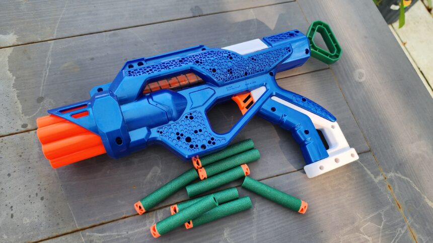 Buzz Bee Air Warriors Mayhem Mania Review | Blaster Hub